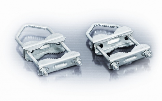 Double U Clamp Set to attach 2 poles together or mount a pole on a balcony